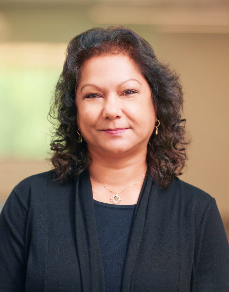 Lisa Prasadi | Team | IVP